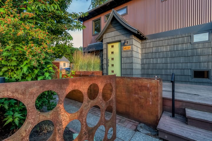 Mid-century On Monroe - Walla Walla, WA