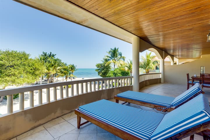 Stylish 2br Villa With Pool, Steps From The Beach - Belize