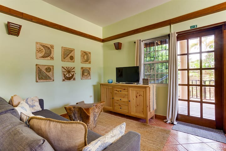 Studio Apartment On The Placencia Sidewalk W/ Pool - Belize