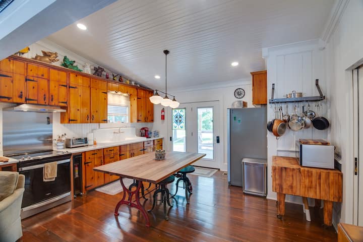 Lewisburg Home W/ City Park Views: Near Downtown! - Lewisburg, TN