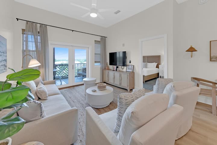 Emerald By Alma ~ 30a ~ Modern 3bd / 2ba Condo - Seagrove Beach, FL