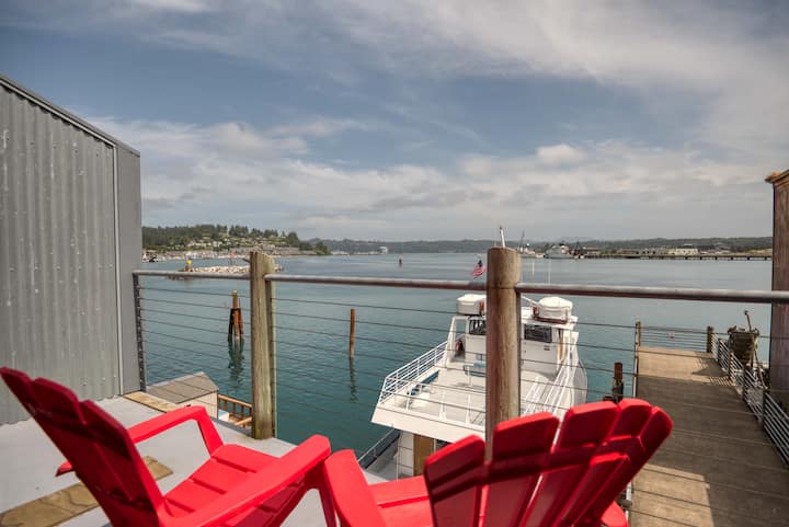 Newport Anchor Pier Lodge - Captain's Quarters - South Beach State Park, Newport