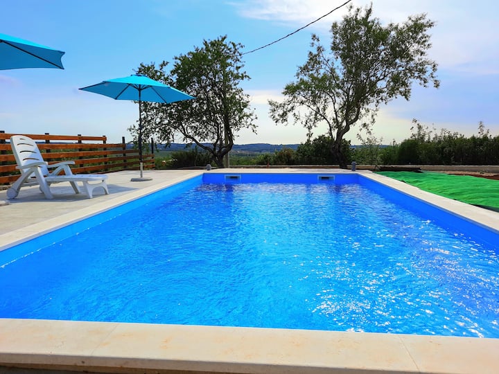 K-21452 Maison De Quatre Chambres Avec La Terrasse - Umag
