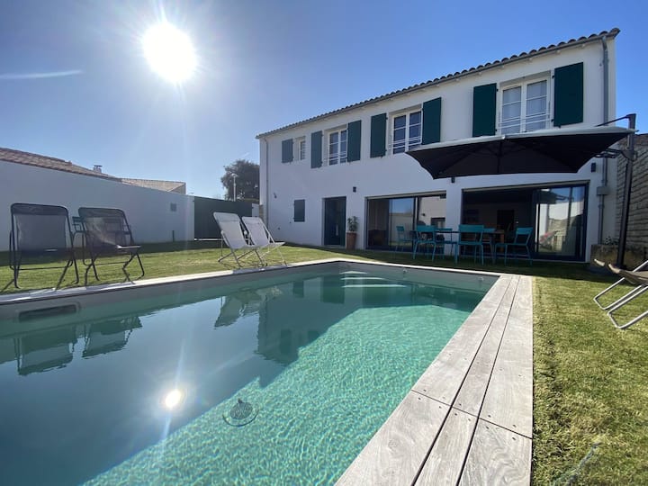 La Villa Des Lauriers : Villa Avec Piscine Chauffé - La Flotte