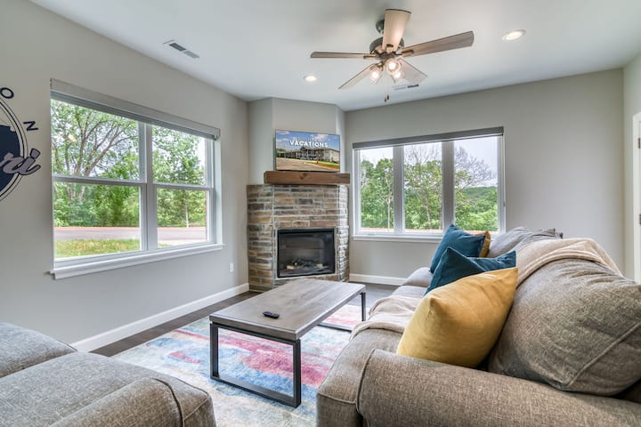 New! Elegant! Near Aquarium At The Boardwalk! - Branson, MO