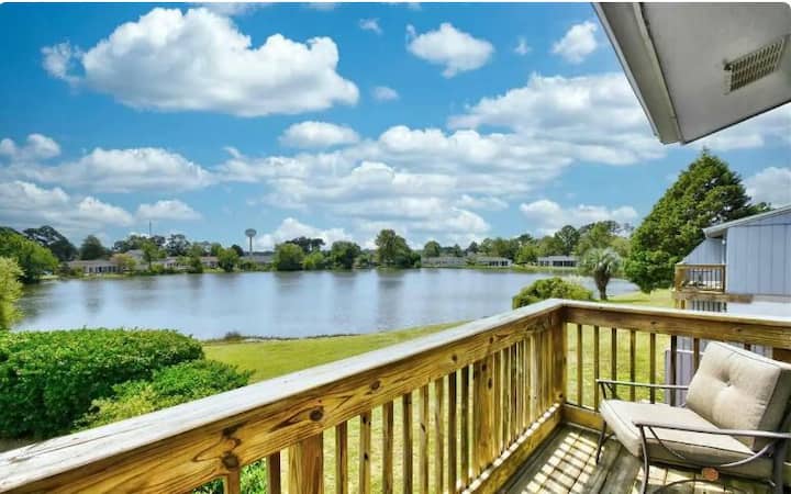 Beautiful 3br/2ba Lake View Condo - Surfside Beach, SC