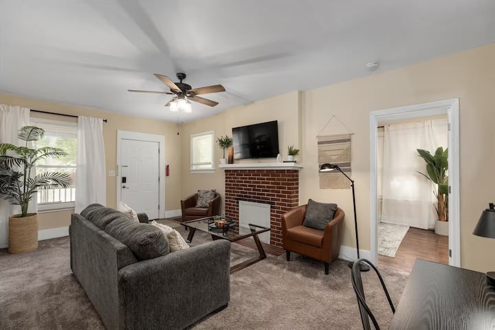 Bright And Newly Remodeled Apartment Near Emu 1 - Ypsilanti, MI