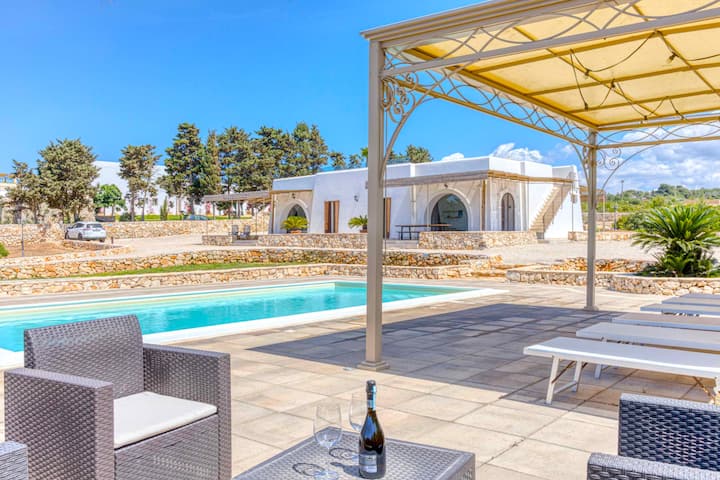 Grande Villa (2 Apt.) Avec Piscine & Jacuzzi - Apulien