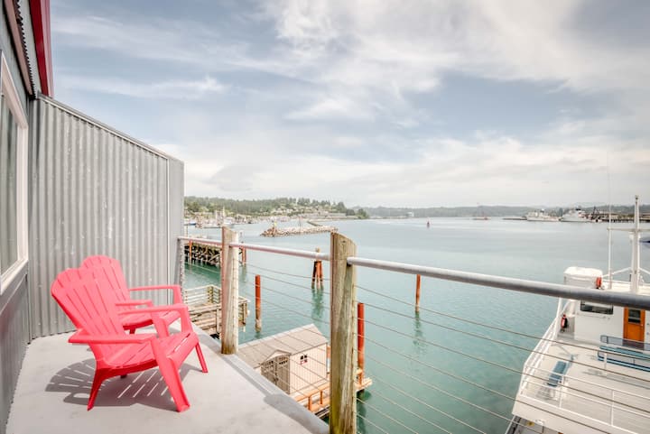 Ocean View, Fireplace, Spa Tub - Surfer Dude - Newport, OR