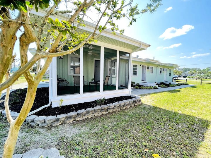 Beautiful 2 Bdr Across From The Beach #1 - North Myrtle Beach, SC
