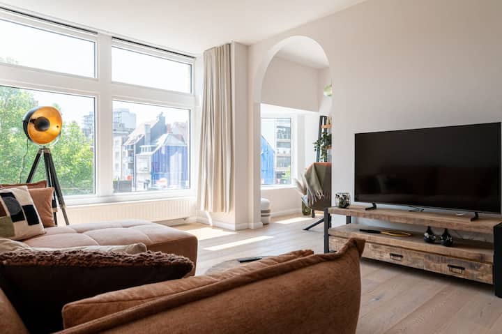 Renovated Art Deco Apartment With Vintage Elements - Ostende