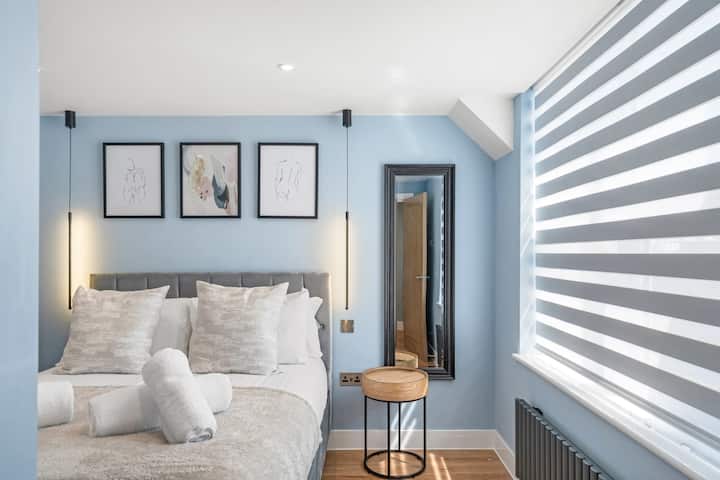 Spacious Apartment, 1 Minute From Seafront - Paignton