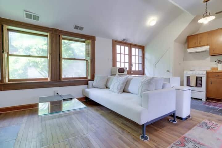 Sojourn Studio E Capitol Carriage House - Washington, DC