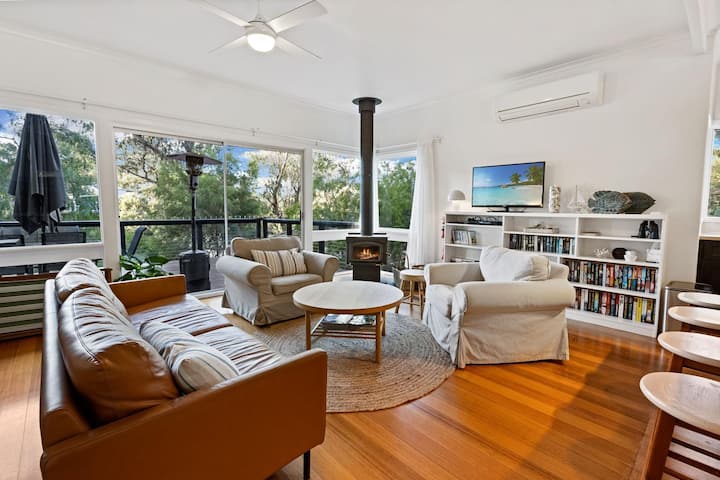 The Avenue - 3br Retreat, Fireplace And Alfresco - Metung
