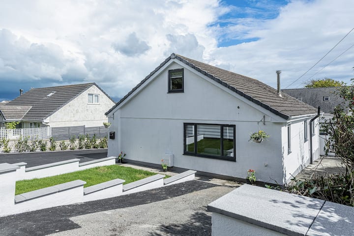 Great For Shared Holidays With Friends And Family - Holyhead