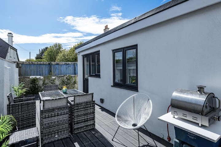 5 Mins Walk To Beach And Pub - Holyhead