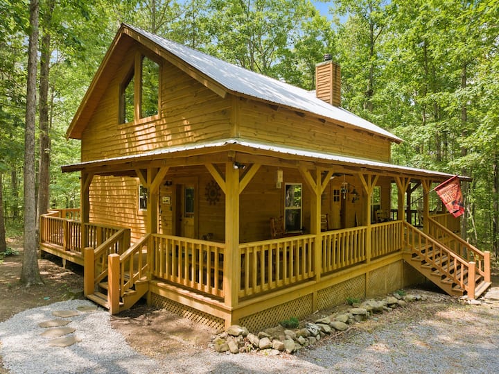Lazy Bear-hot Tub, Fire Pit, Foosball, Ping Pong, - Mentone, AL