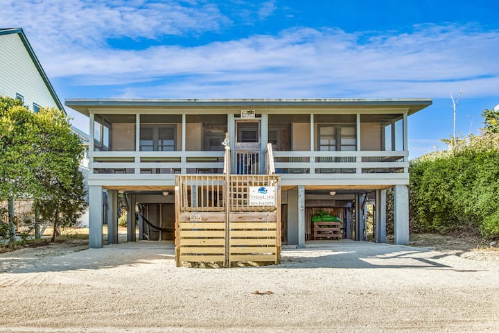 Tip Ellen On Pawleys Island - Second Row, Pet Frie - Pawleys Island, SC