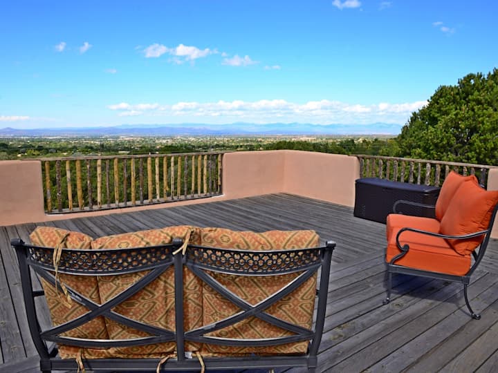 Moonstar | Pet Friendly, Rooftop Deck, 360 Views! - Santa Fe, NM