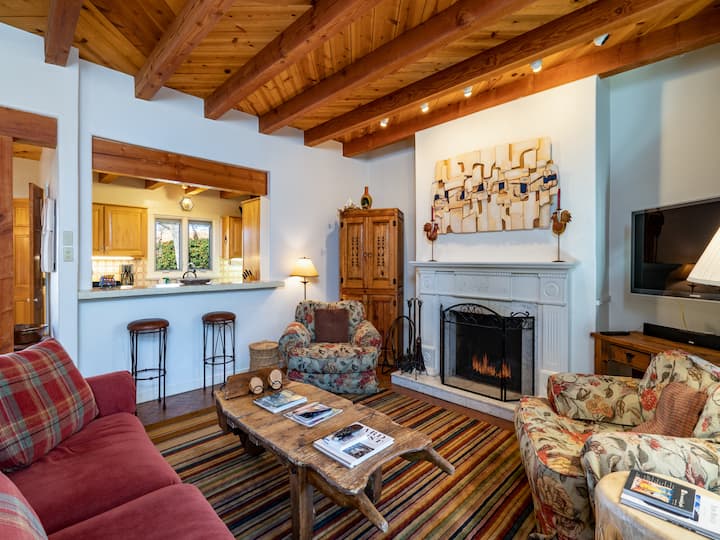 Puertas De Canyon Road | Patio, Fenced Yard! - Santa Fe, NM