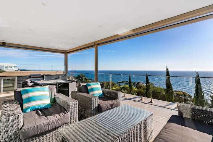 Hillside Luxe | Spa & Bay Views - Dromana