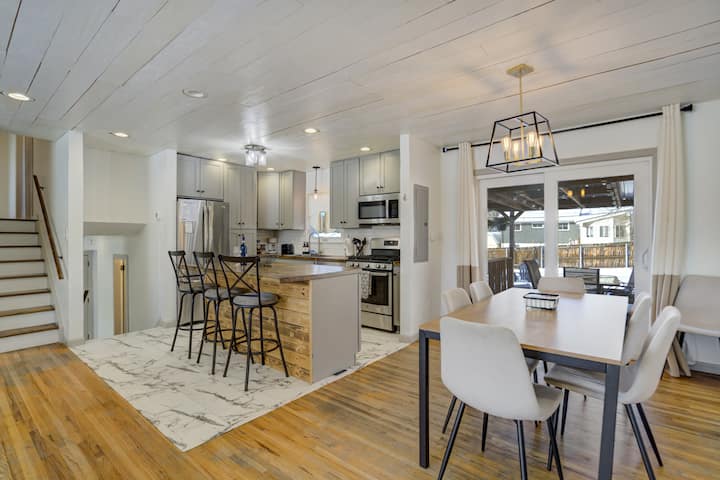 Central Home! Sleeps 10 | Pet Friendly | Game Room - Colorado Springs, CO