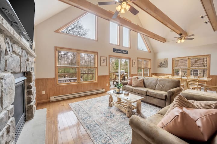 Gobbler's Knoll By Pmr: 6br, Sleeps 20, Hot Tub - Albrightsville, PA