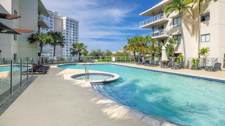 Burleigh Beach Life, Swell Beachside Apt - Gold Coast