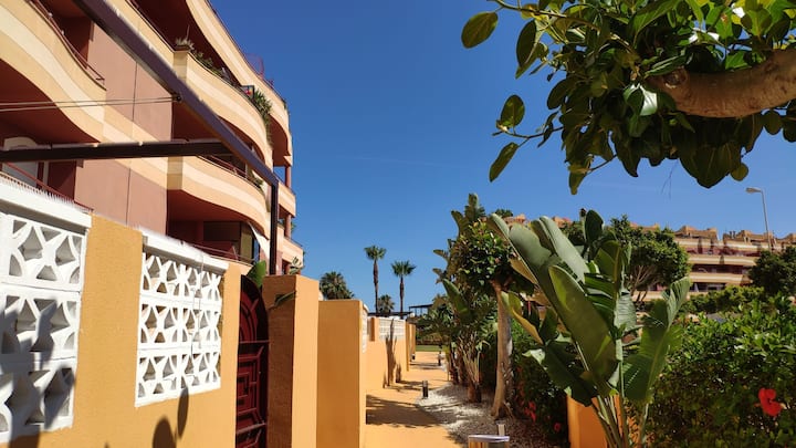 Appartement De Deux Chambres Et Deux Salles De Bai - Roquetas de Mar