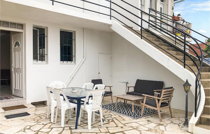 Gorgeous Home In La Faute Sur Mer - La Faute-sur-Mer