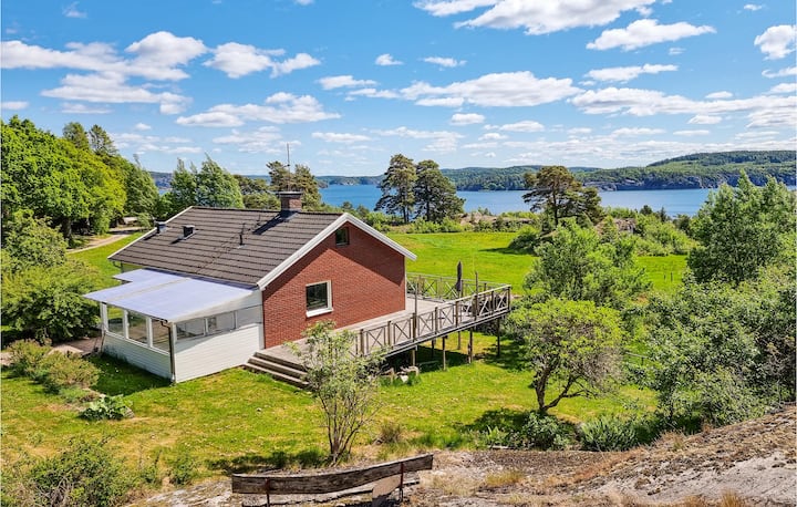 2 Bedroom Awesome Home In Brastad - Munkedal