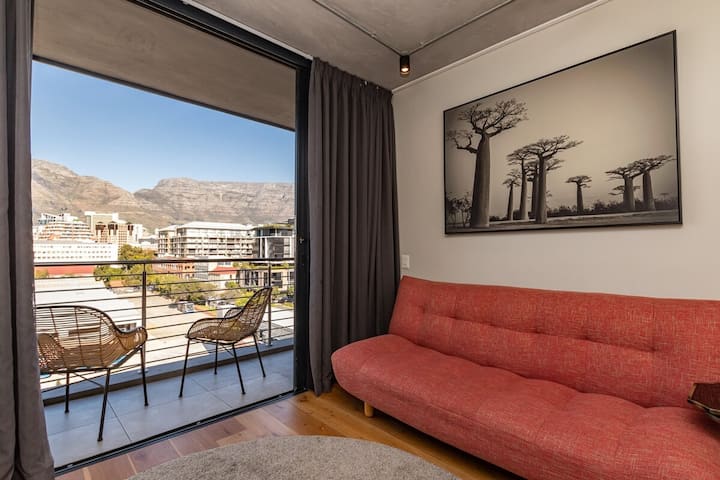 1 Bed Condo, Views & Pool Deck - Camps Bay