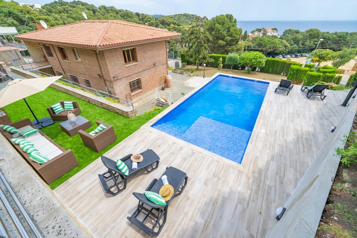 Villa Santa Cristina-in Front Of The Sea With A/c - Lloret de Mar