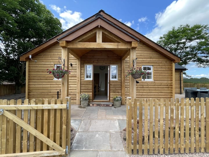 The Haystack Lodge - Peckforton Castle
