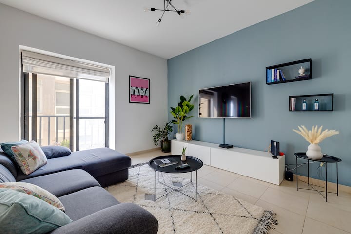 Seaside Bliss: 3br Holiday Apartment, Tigne Sliema - La Valeta