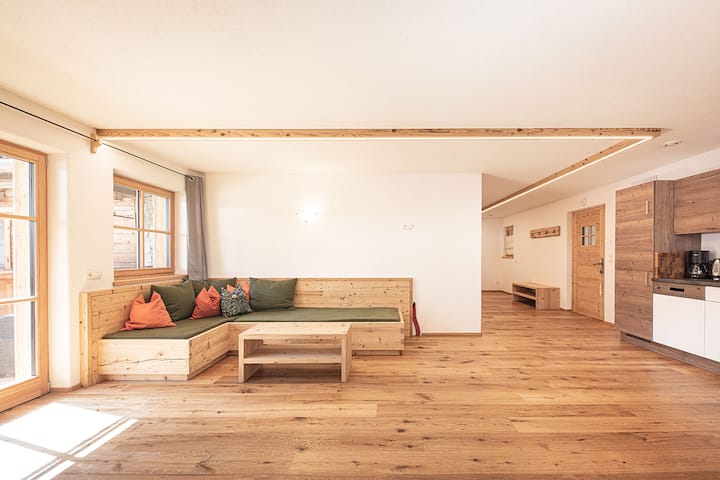 Kofler Zw Den Wänden Apt Zirm - ライン