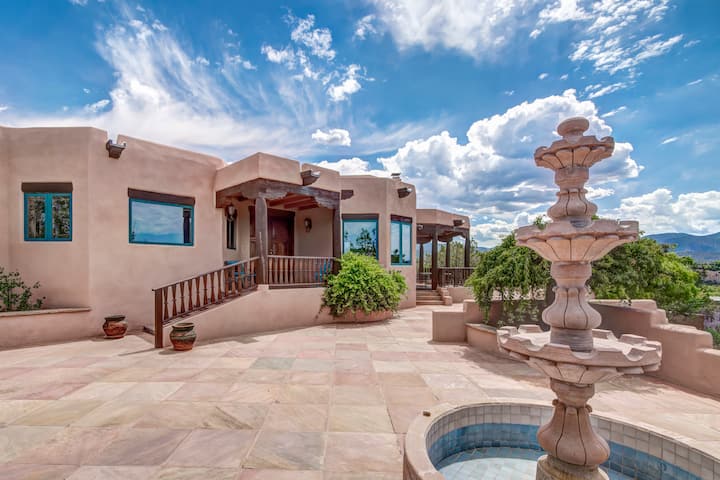 Dorthia Garden Retreat & Views | Stunning 360 View - Santa Fe, NM