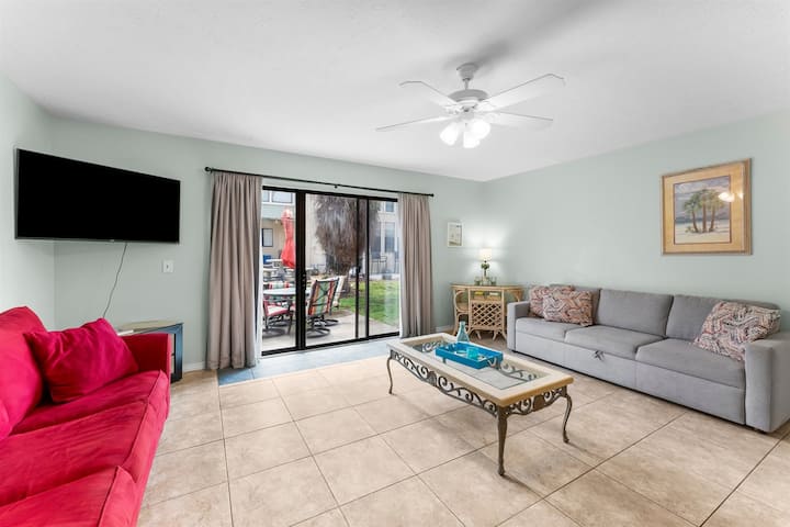 Go With The Flow & Escape To The Beach! 11-pools - Panama City Beach, FL