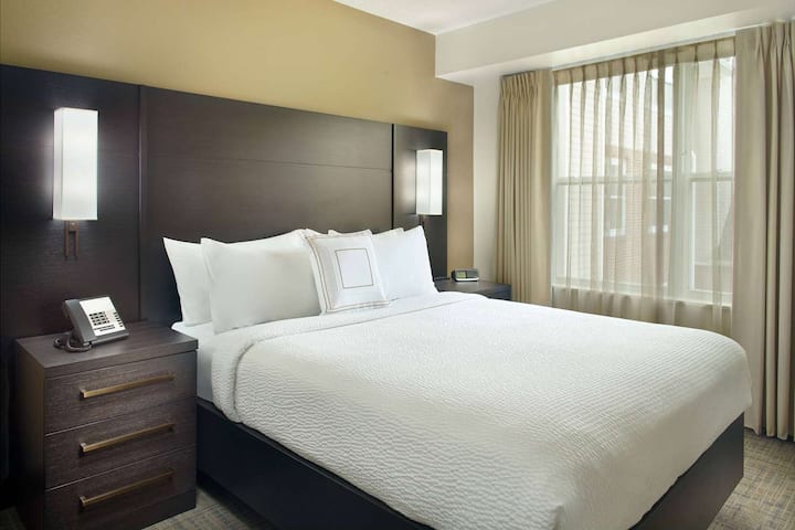 You Found It! Pool, Pet-friendly, Free Breakfast! - Apex, NC