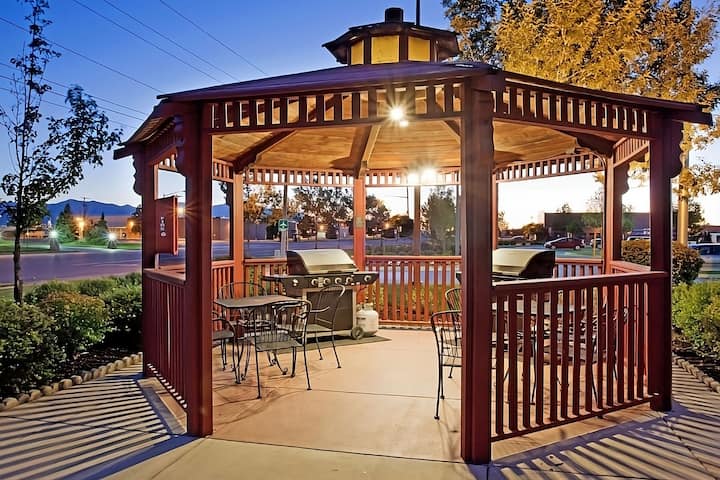 Rare Gem! 4 Pet-friendly Suites With Full Kitchens - Salt Lake City, UT