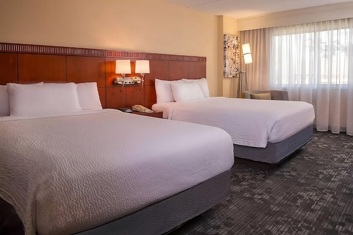 Relax And Recharge! Outdoor Pool, Pets Allowed! - Concord, NC