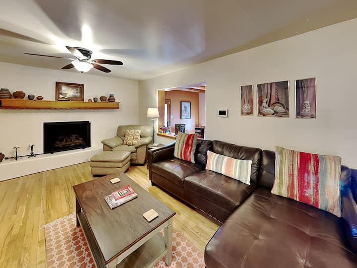 Rio Grande Retreat | Fireplace, Sundeck! - Santa Fe, NM