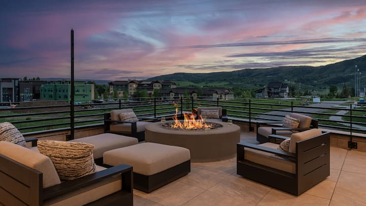 Hot Tub + Close To Skiing - Andalusian Lodge - Steamboat Springs, CO