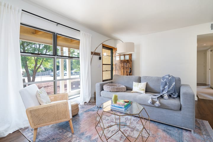 Casa Solana Cottage | Pet Friendly, Near Downtown - Santa Fe, NM