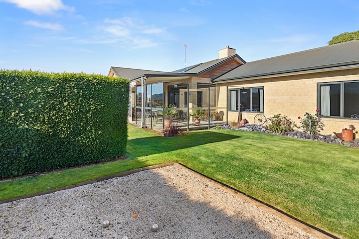 Selmes Sanctuary - Blenheim Holiday Home - Renwick