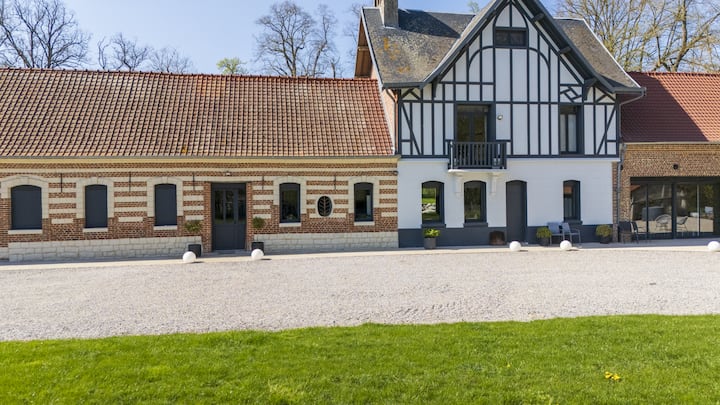 Gîte Haut De Gamme – Avec Jacuzzi, Forêt - Somme