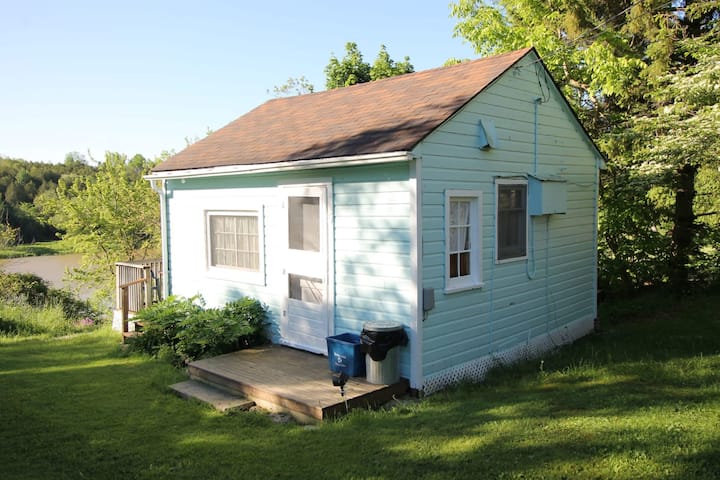 1 Bdrm Country Cottage #5 - Rosewood Cottages - Sauble Beach