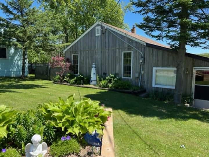 3 Bdrm Country Cottage - Main House - Rosewood Cot - Sauble Beach