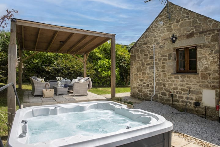 Lanhydrock Barn - Hot Tub - Bodmin