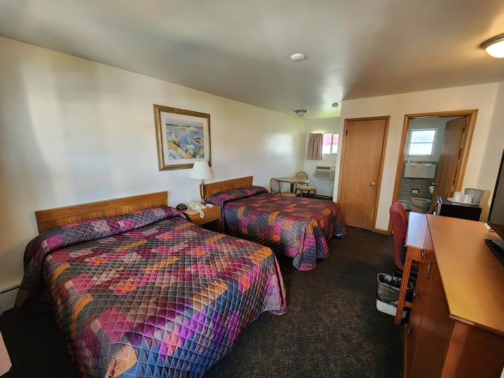 2 Double Beds #15 - Erie, PA